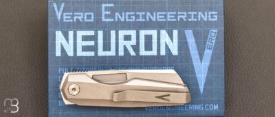 Couteau " Vero Engineering Neuron Titanium Stonewashed Hand Satin